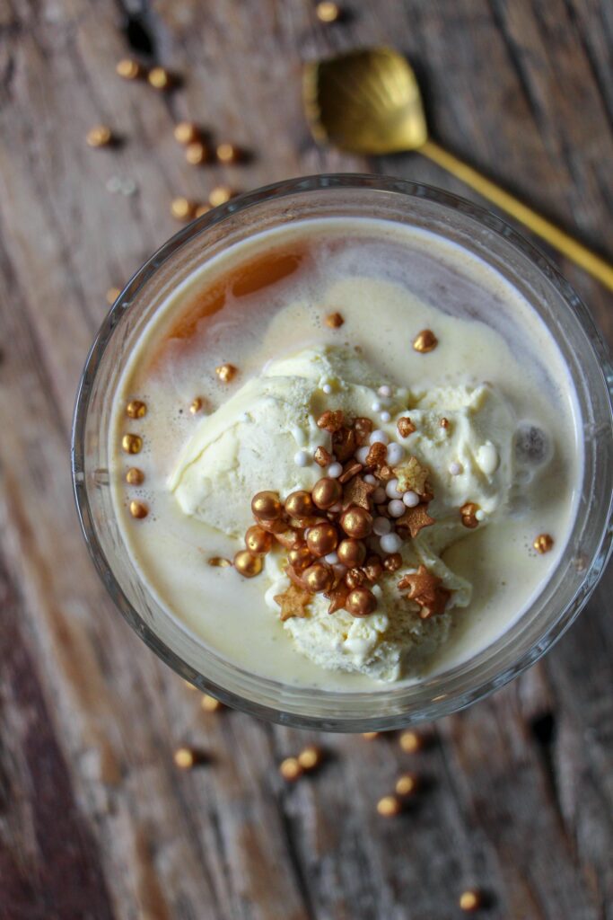 Koffie alfredo met vanille ijs - Vega Makkelijk